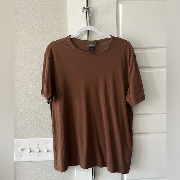 H&M | Shirts | Mens Lightweight Brown Tee | Poshmark